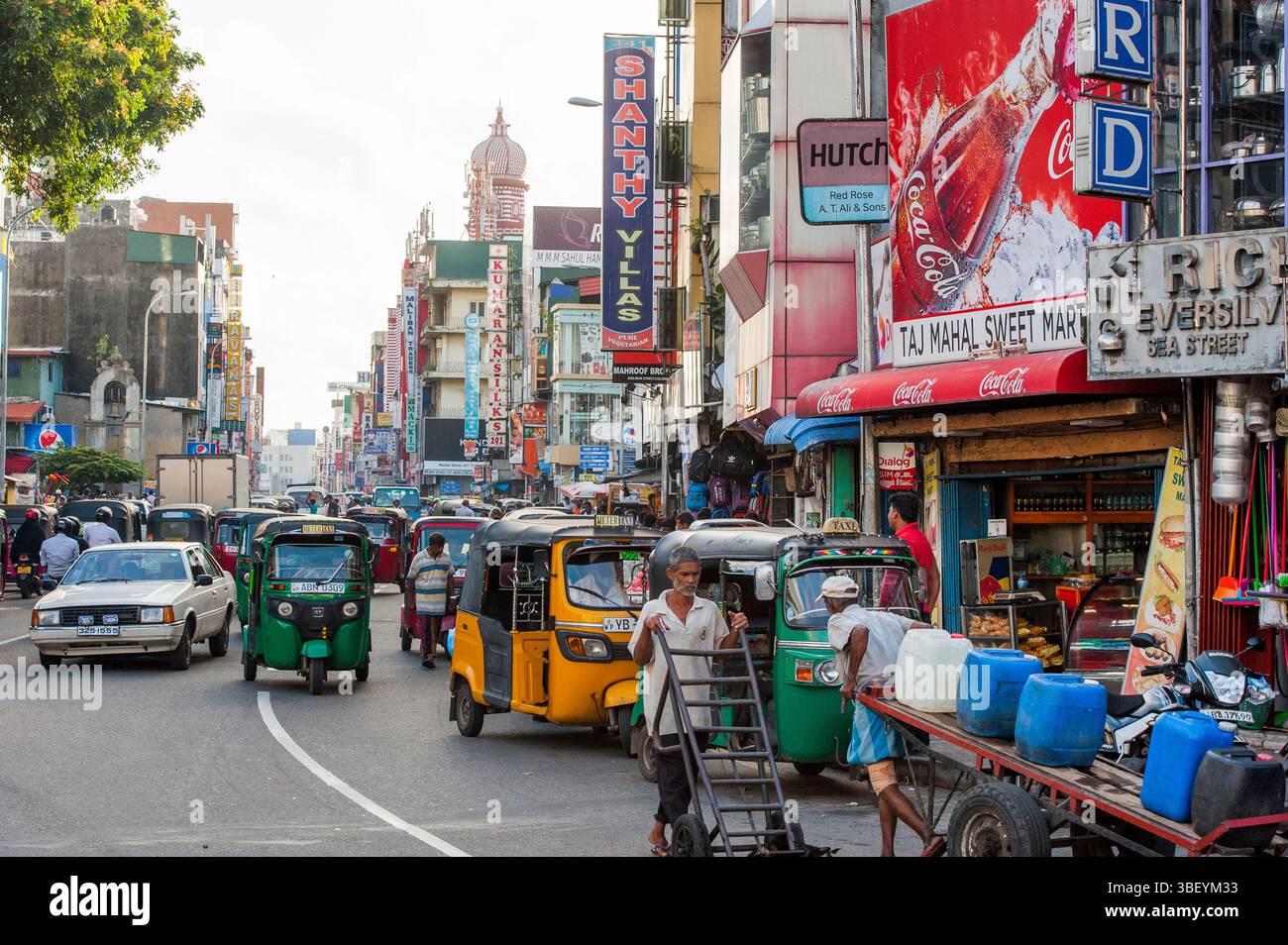 Main Street in Pettah neighbourhood, Colombo, Sri Lanka, Indian ...