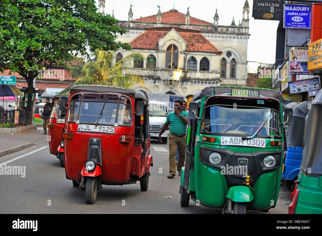 Sea Street, Pettah neighbourhood, Colombo, Sri Lanka, Indian ...