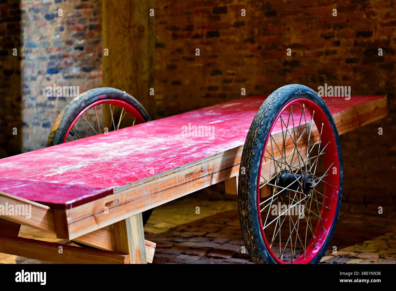 Wooden cart for transporting pottery, Taoyang Alley, Jingdezhen ...