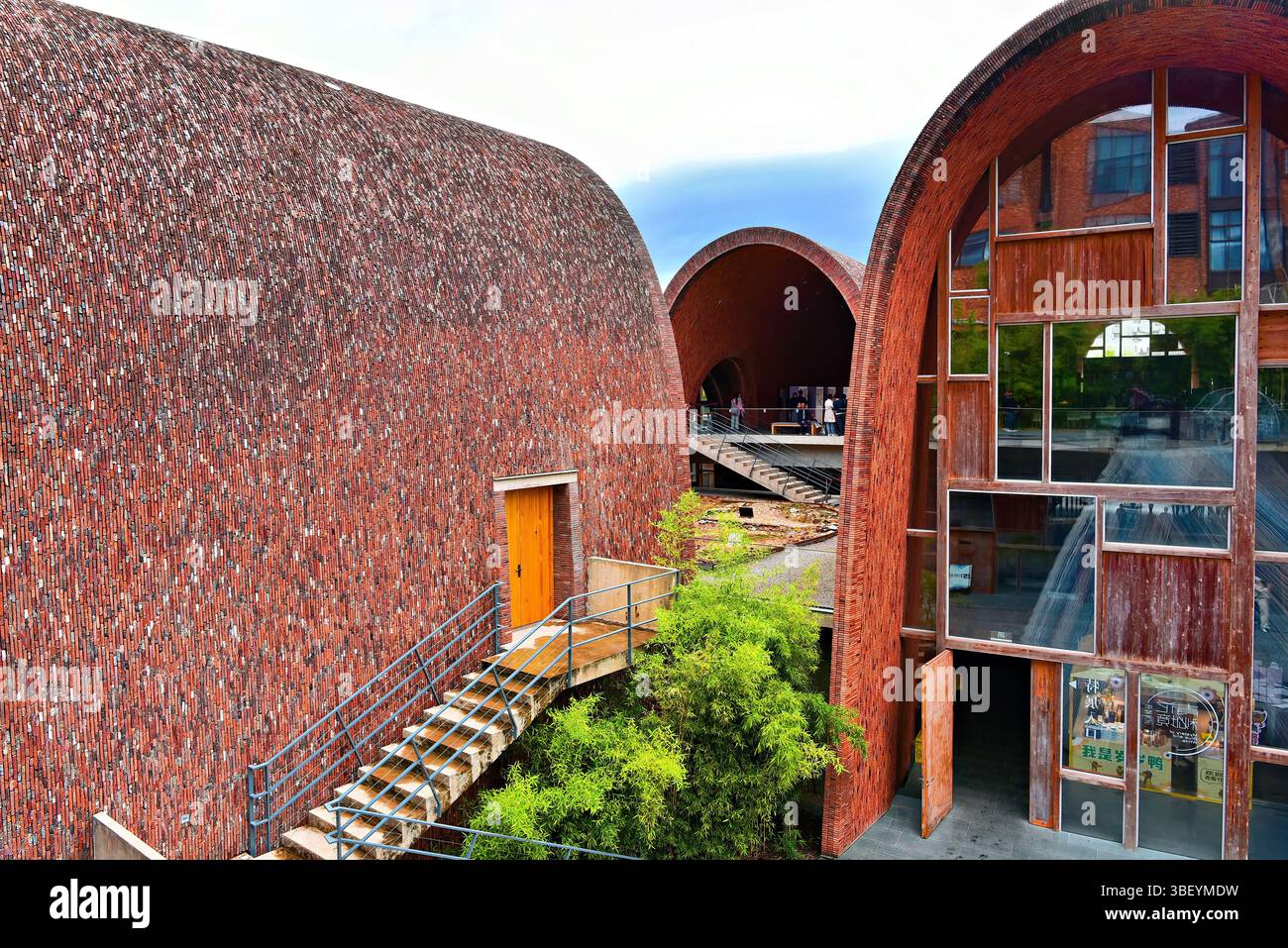 Imperial Kiln Museum, Taoyang Alley, Jingdezhen (porcelain capital of ...