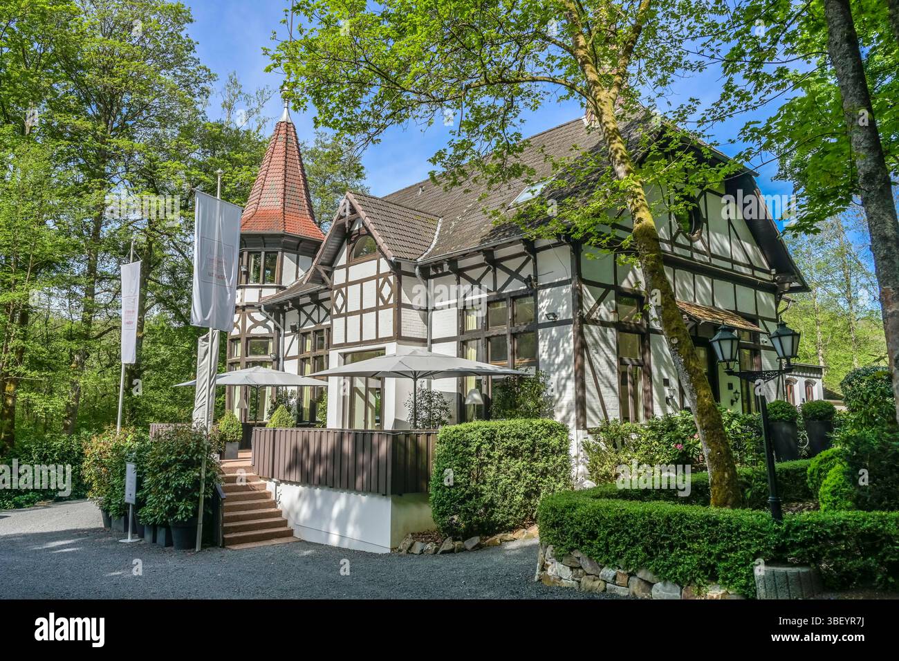 Restaurant Villa im Tal, Wiesbaden, Hessen, Deutschland Stock Photo - Alamy