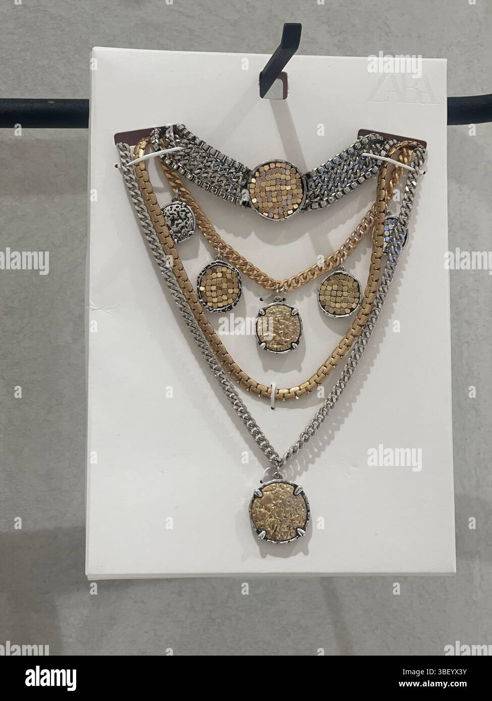 Accesorios de plata hi-res stock photography and images - Alamy