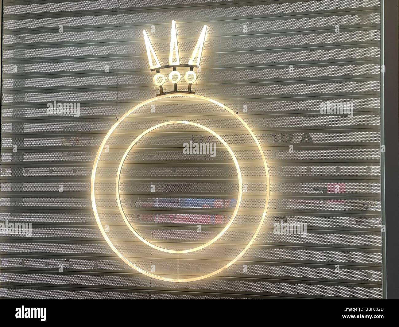 Simbolo pandora hi-res stock photography and images - Alamy