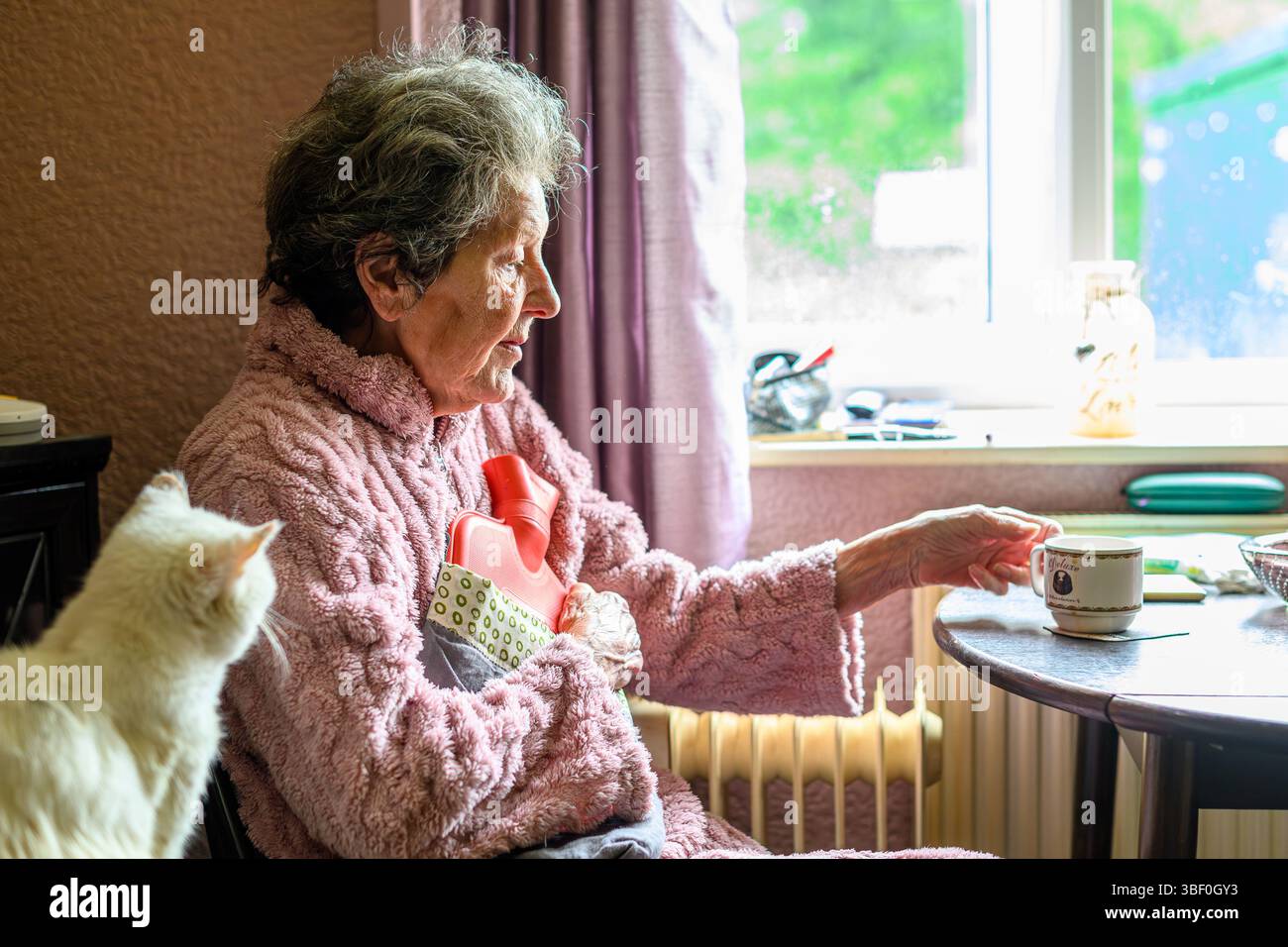 Old Age Pensioner Heating Allowance Stock Photo - Alamy