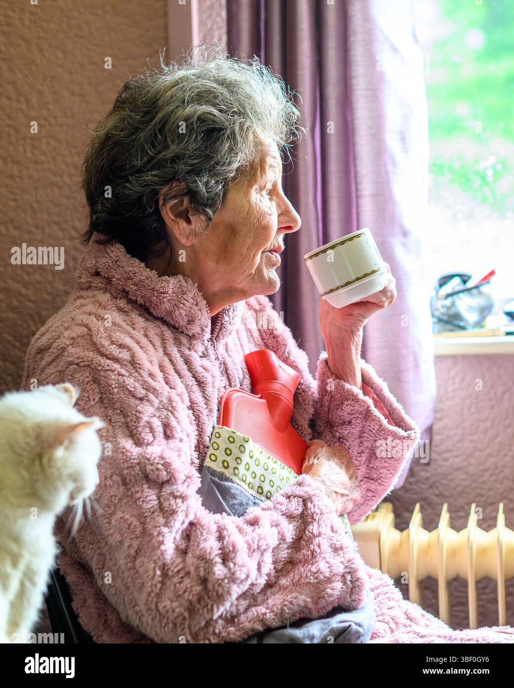Old Age Pensioner Heating Allowance Stock Photo - Alamy