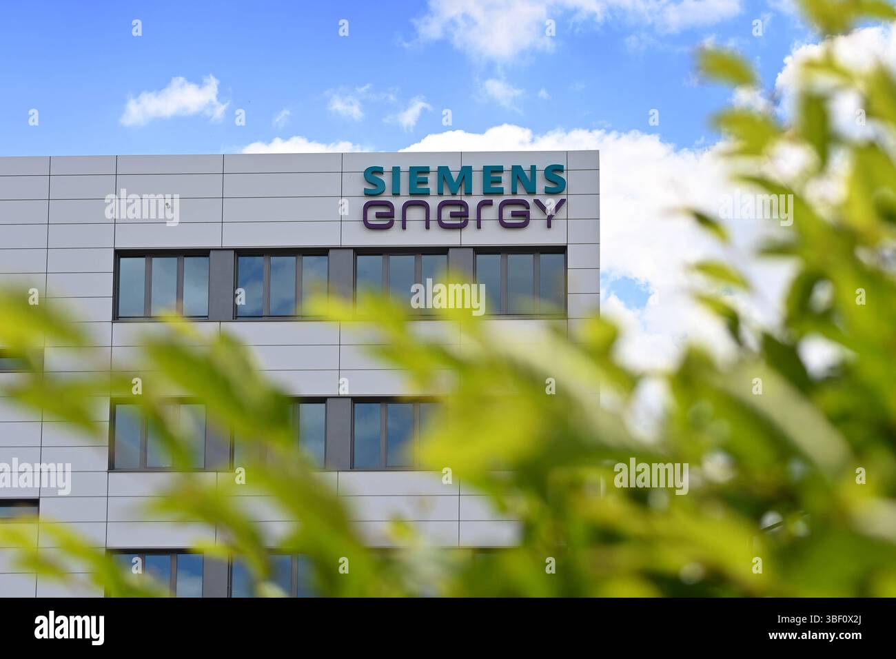 Themenfoto Siemens Energy Logo am Siemens Campus in Erlangen. *** Theme photo Siemens Energy ...