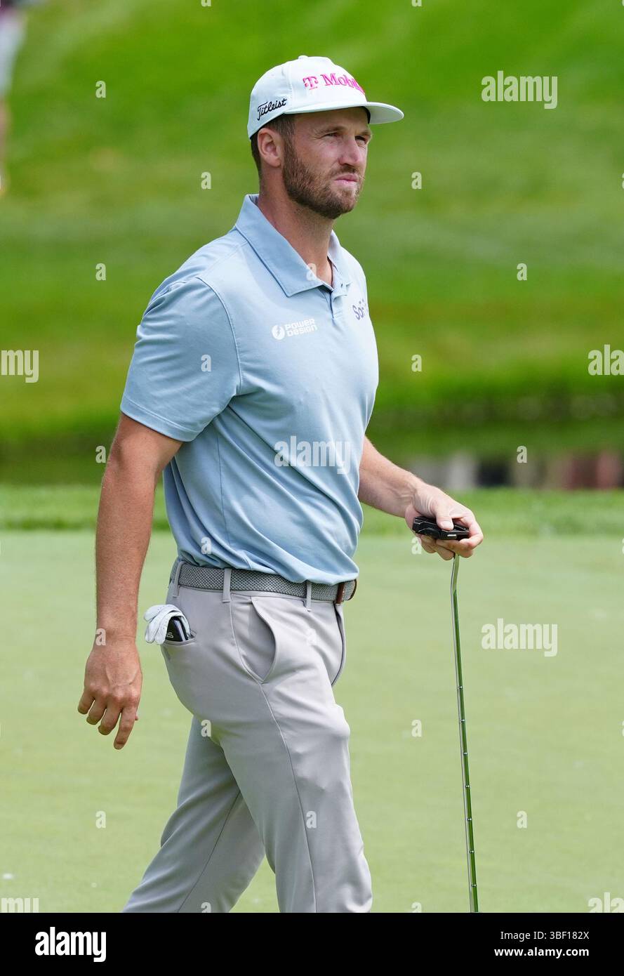 DUBLIN, OH - MAY 29: PGA golfer Wyndham Clark putts on the 15th hole ...