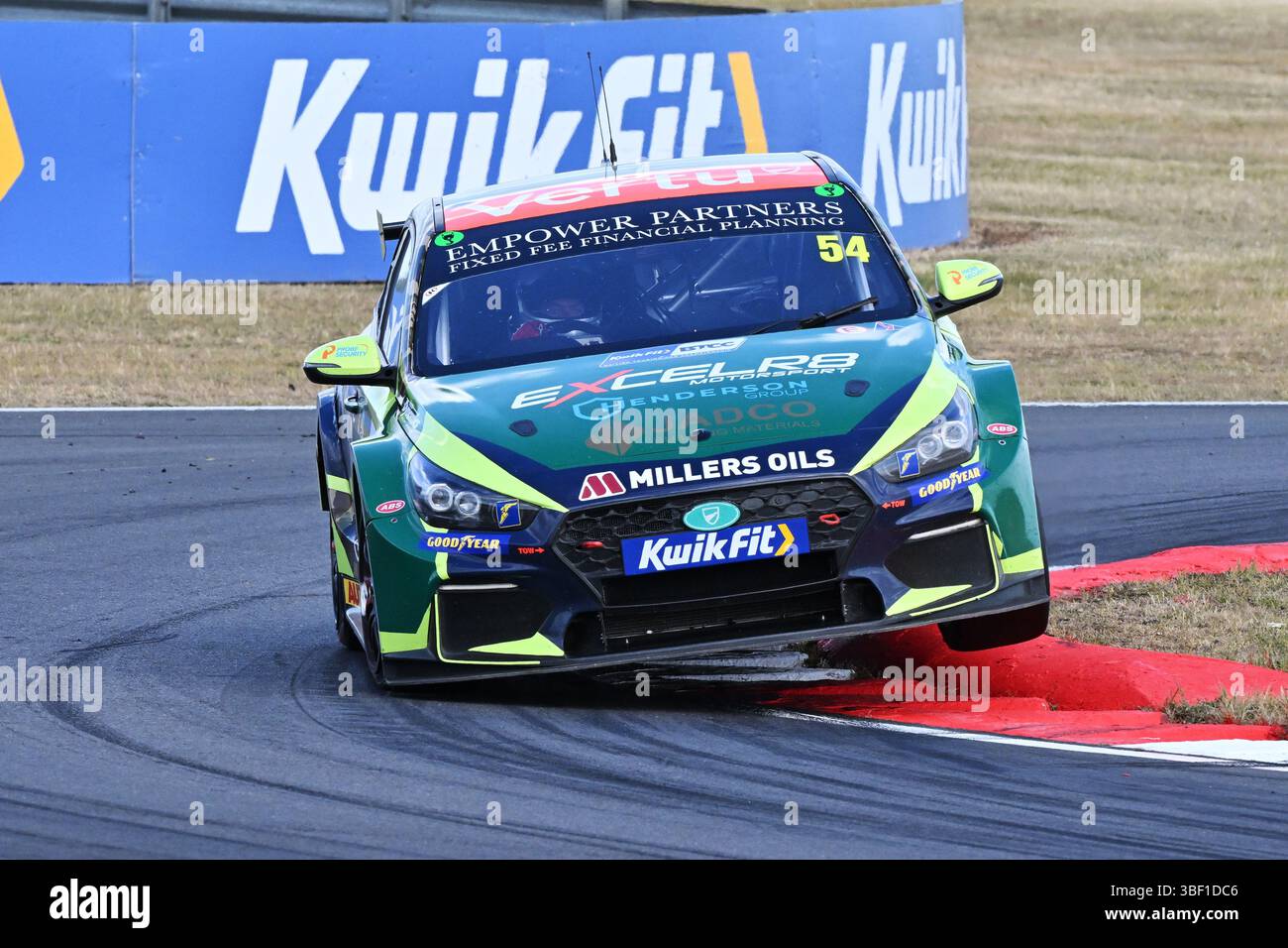 On three wheels at Murrays, Ryan Bensley, Hyundai i30N, Team Vertu ...