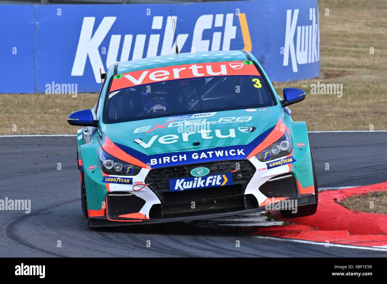On three wheels, Tom Chilton, Hyundai i30N, Team Vertu, 2025 Kwik Fit ...