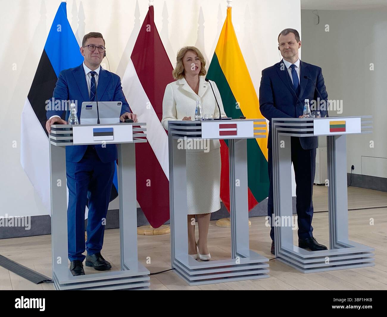Riga, Latvia. 30th May, 2025. Estonian Prime Minister Kristen Michal (l ...