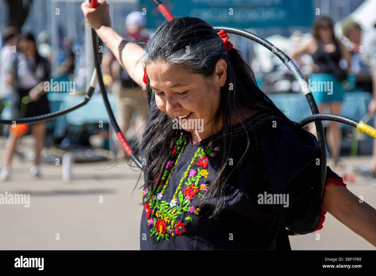 Sharing aboriginal community hi-res stock photography and images - Alamy