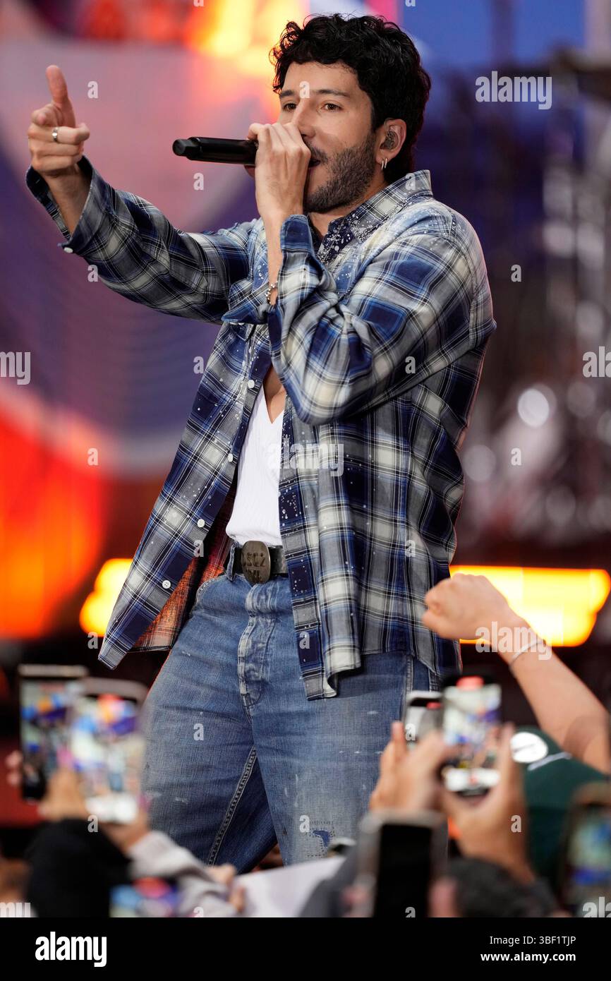 Colombian singer-songwriter Sebastián Yatra performs on NBC's Today ...