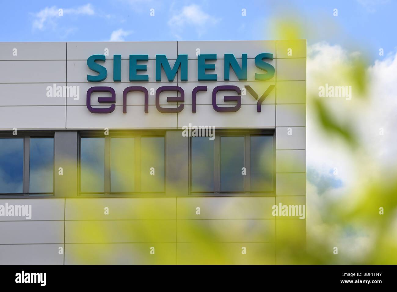 Erlangen, Deutschland. 30th May, 2025. Theme photo: Siemens Energy logo ...