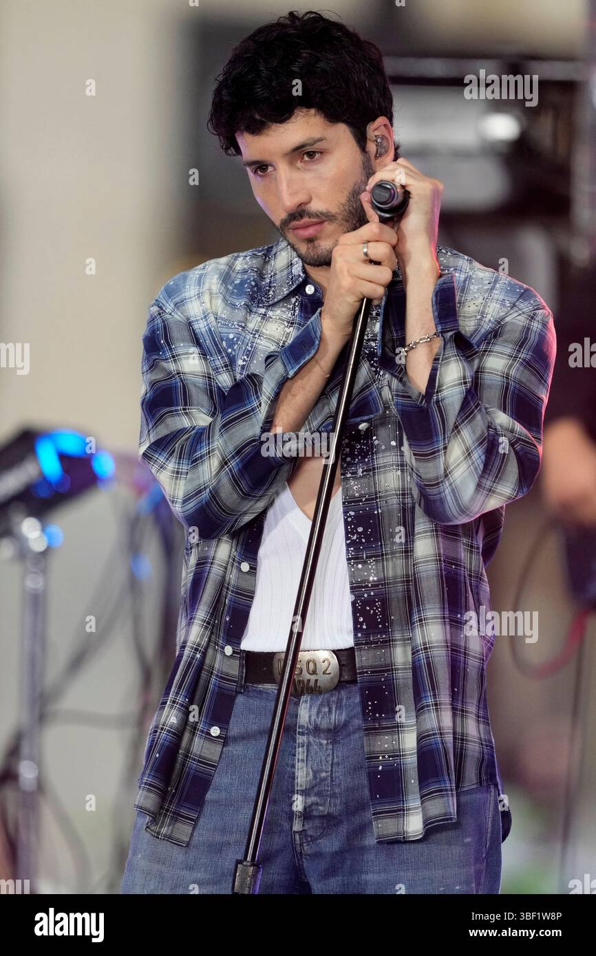 Colombian singer-songwriter Sebastián Yatra performs on NBC's Today ...