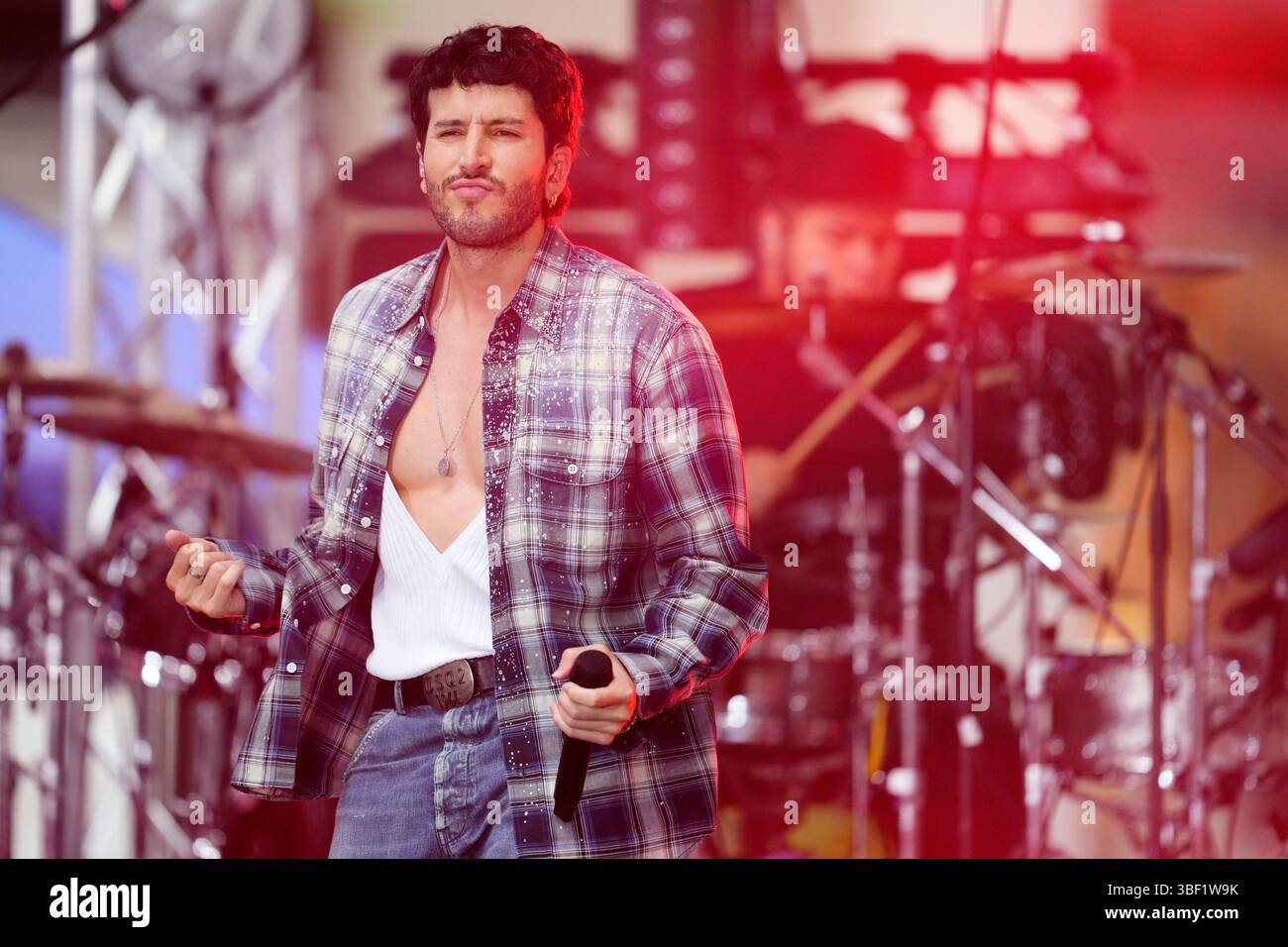 Colombian singer-songwriter Sebastián Yatra performs on NBC's Today ...