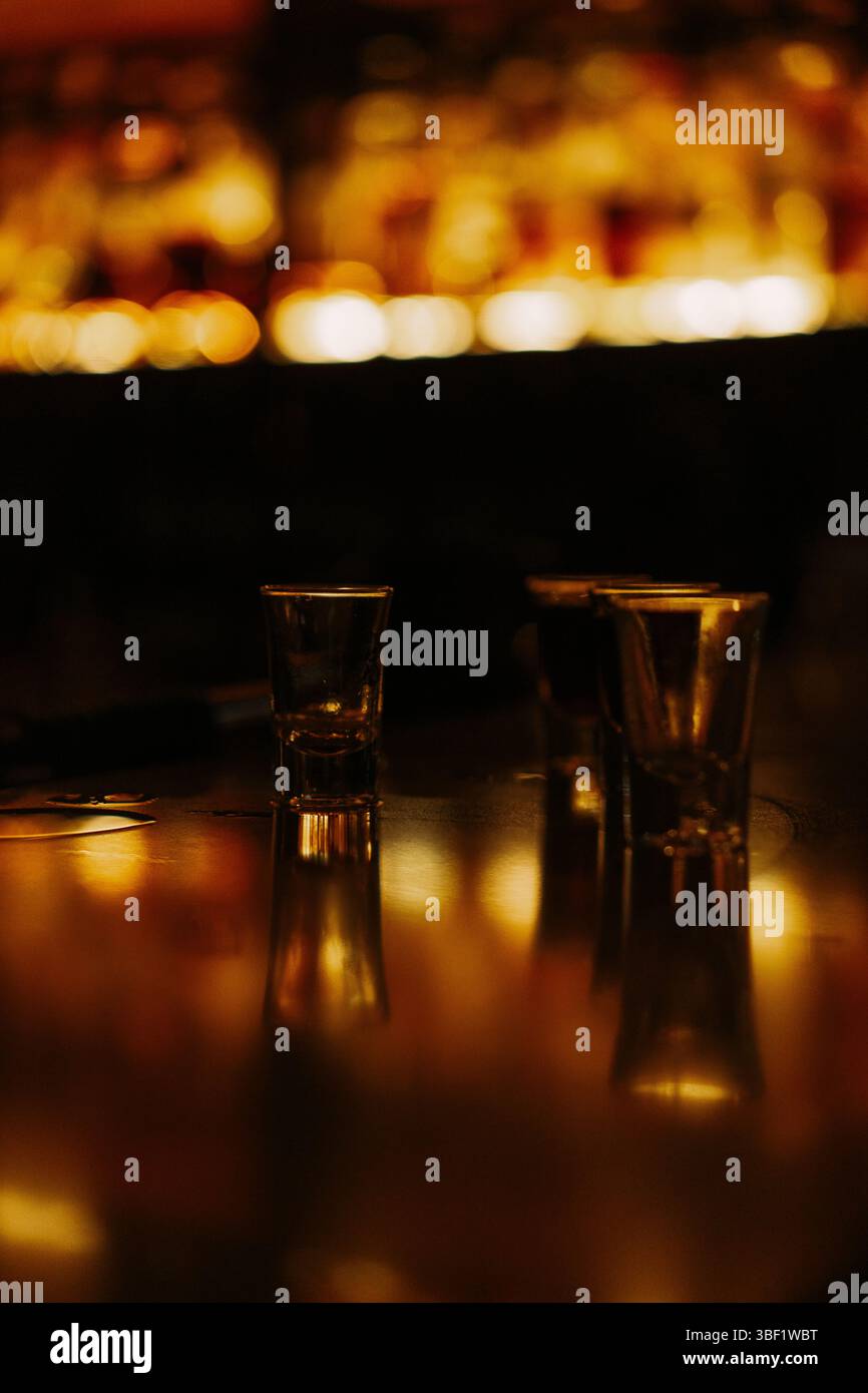Alcohol party night hi-res stock photography and images - Alamy