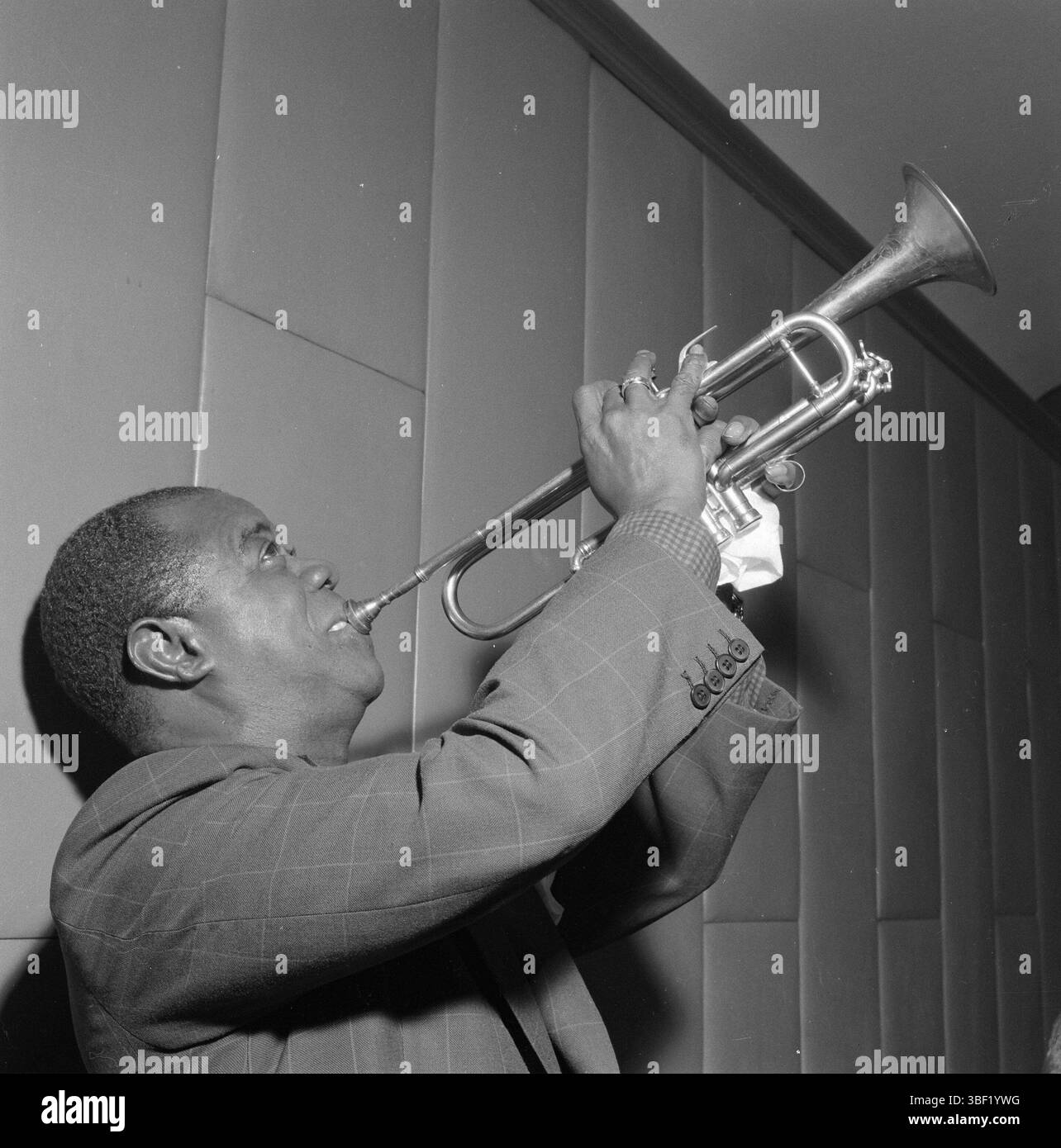 Louis Armstrong playing in Amsterdam in 1955. Louis Daniel Armstrong ...