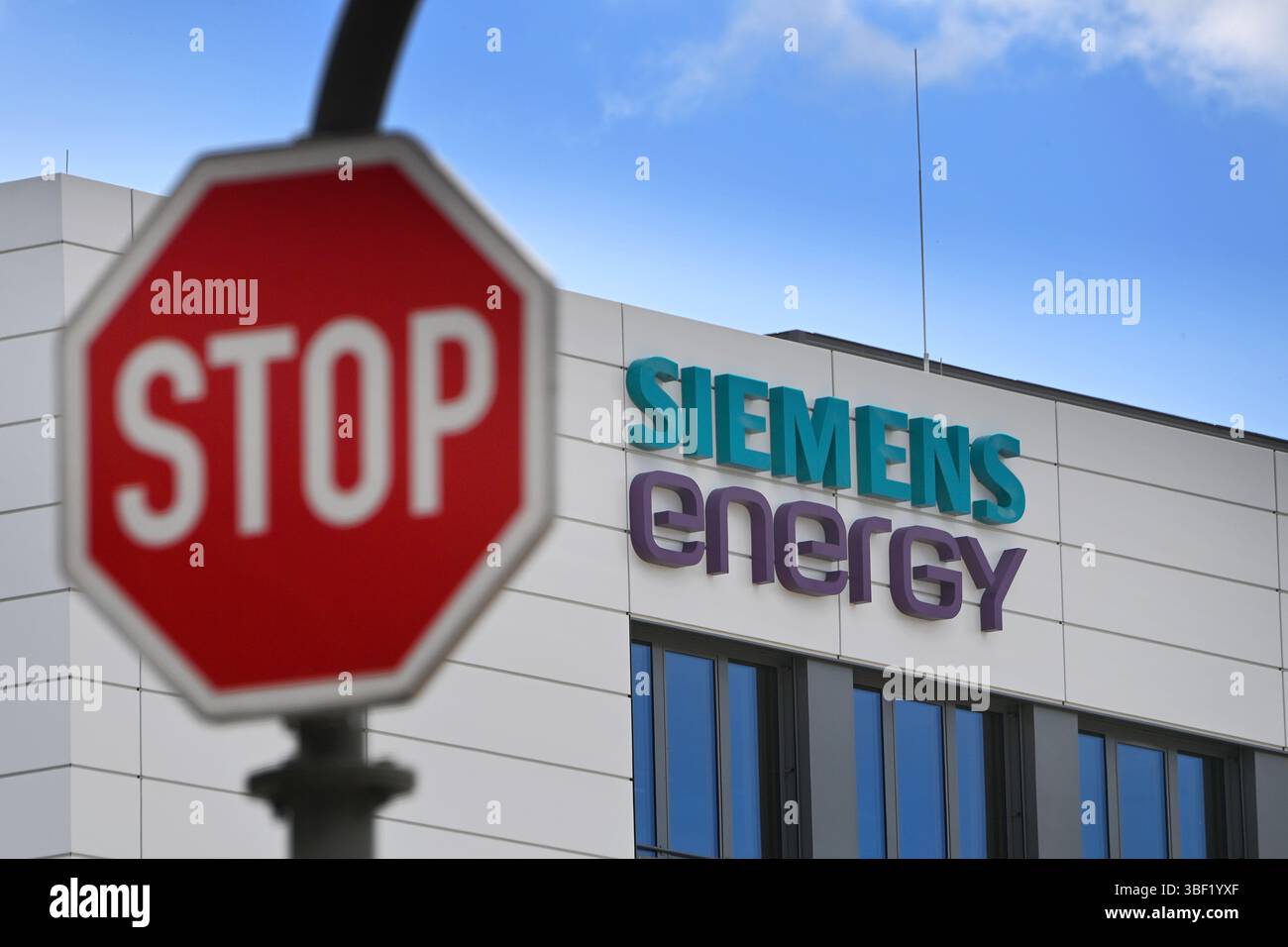 Erlangen, Deutschland. 30th May, 2025. Theme photo: Siemens Energy logo ...