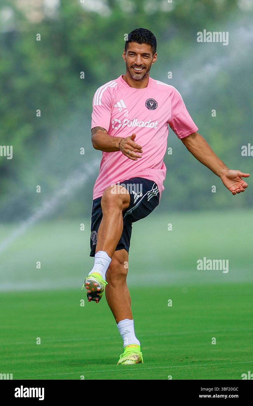FORT LAUDERDALE, FL - MAY 30: Luis Suarez (9) of Inter Miami CF ...
