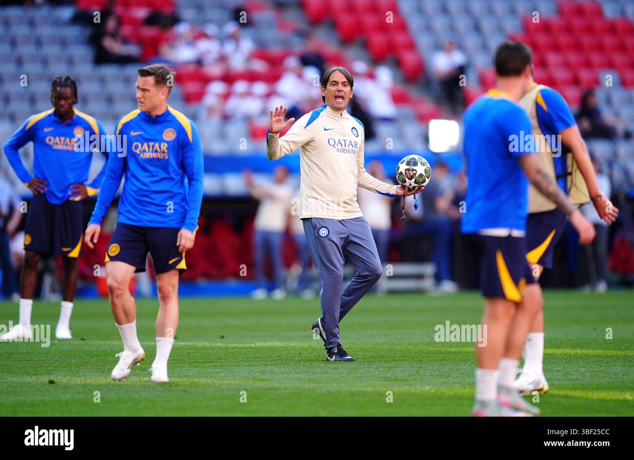 Inter Milan manager Simone Inzaghi during a training session at the ...