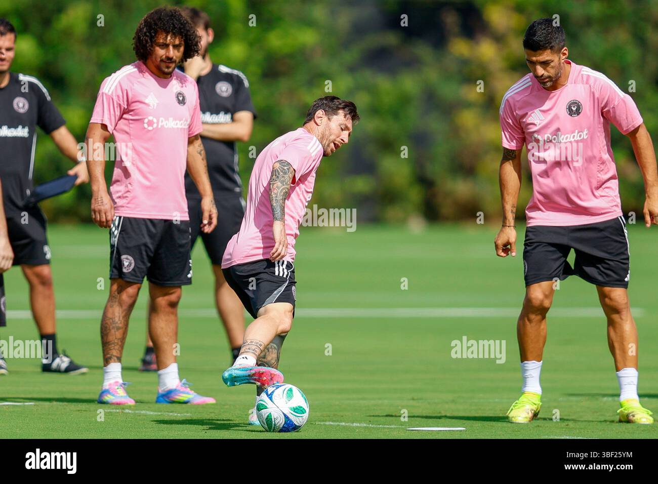 FORT LAUDERDALE, FL - MAY 30: Lionel Messi (10) of Inter Miami CF ...