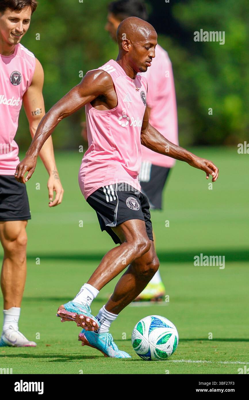FORT LAUDERDALE, FL - MAY 30: Fafa Picault (7) of Inter Miami CF ...