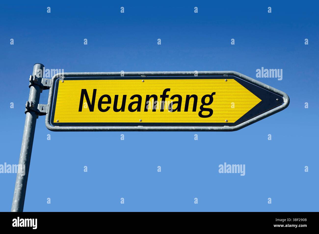 Wegweiser mit Neuanfang Fotomontage: Wegweiser mit Neuanfang, 30.05. ...
