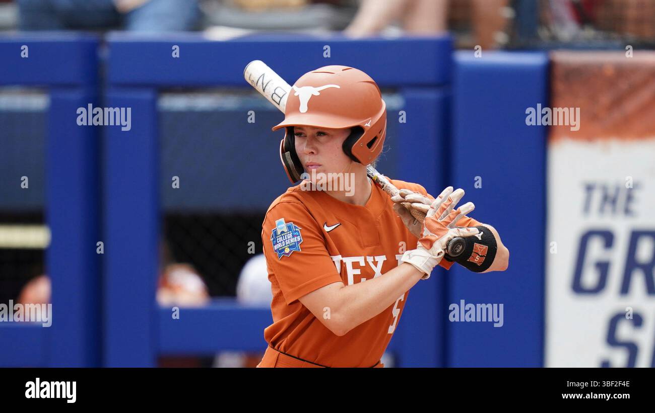 Texas utility Kaydee Bennett (5) during an NCAA softball Women's ...