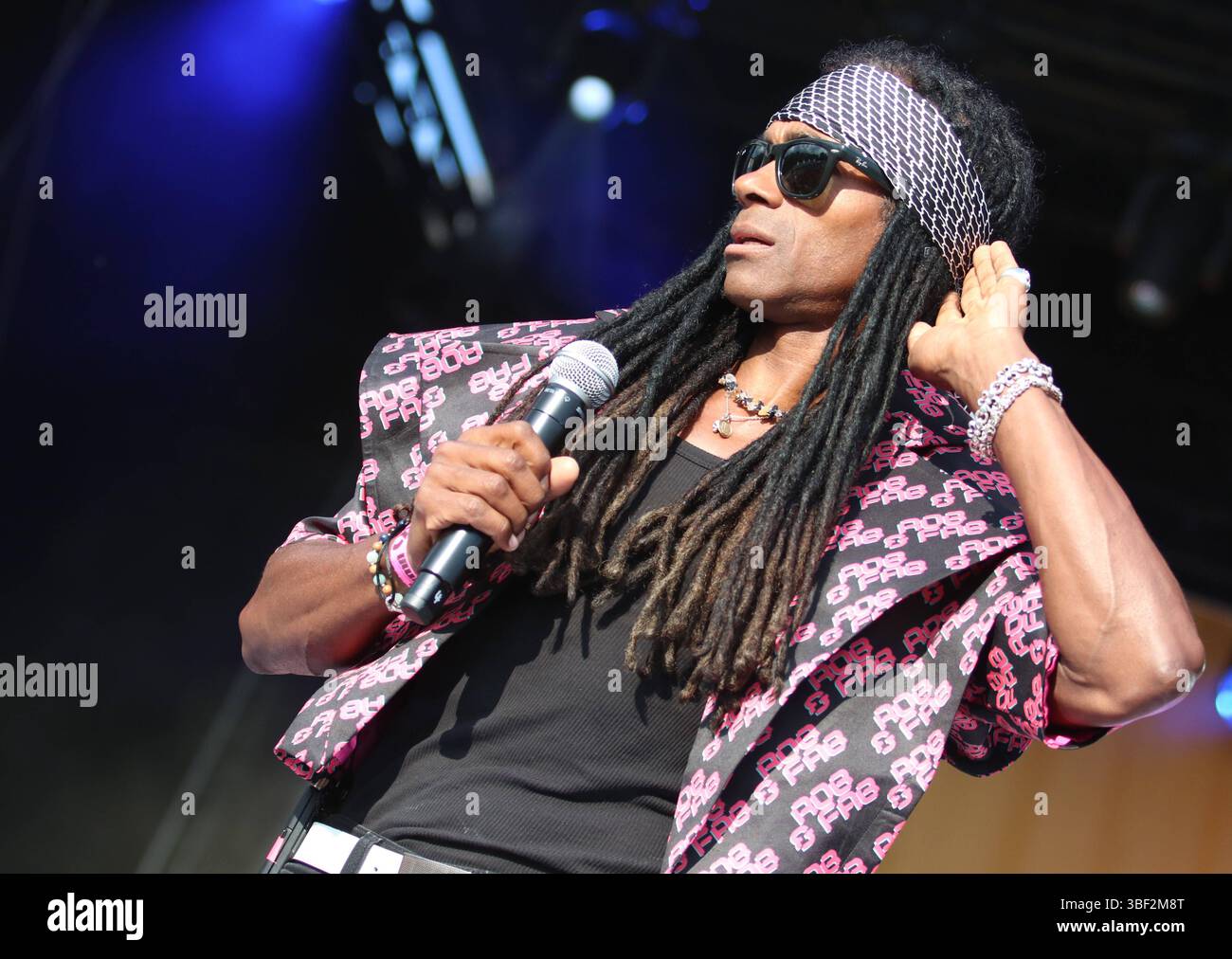 Fab Morvan aka Milli Vanilli Auftritt beim 90er 2000er Olymp am 30.05.2025 in Berlin *** Fab ...
