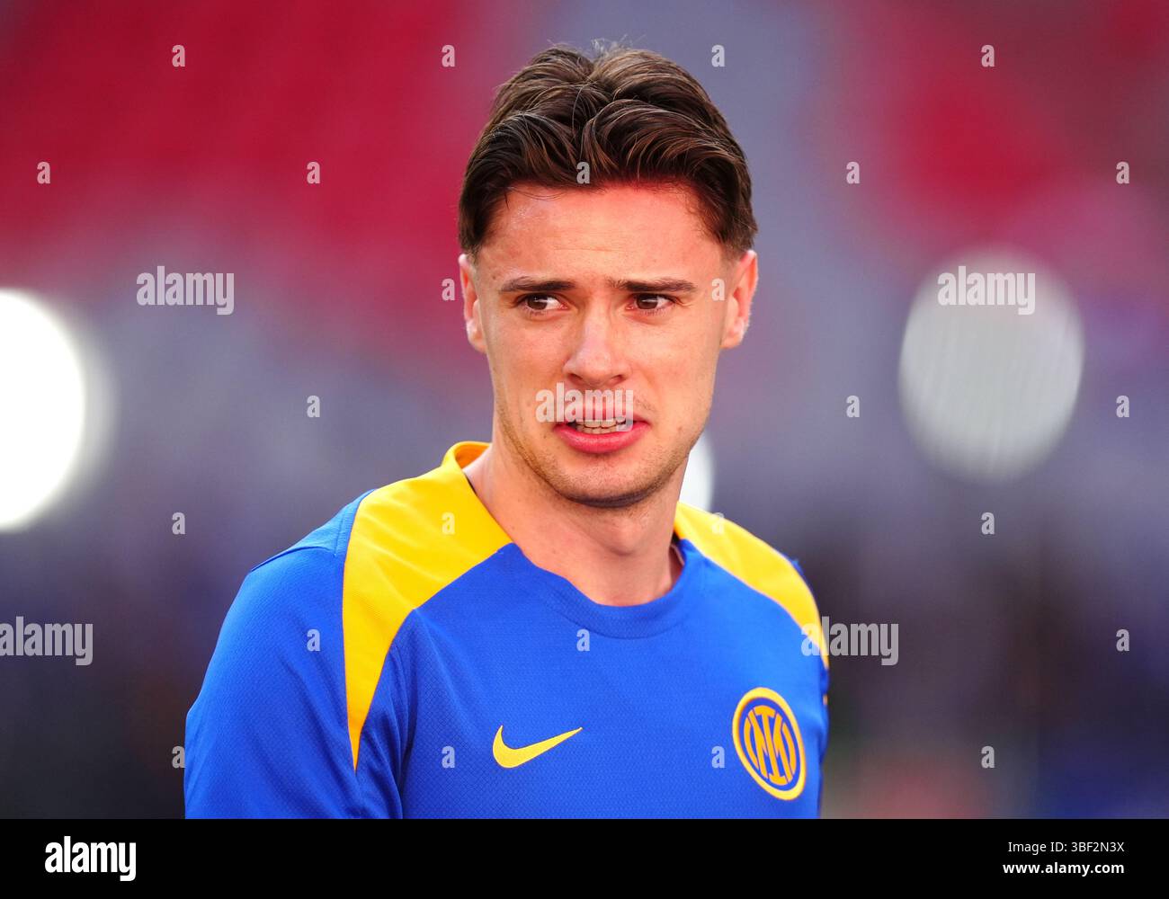 Inter Milan's Nicola Zalewski during a training session at the Allianz ...