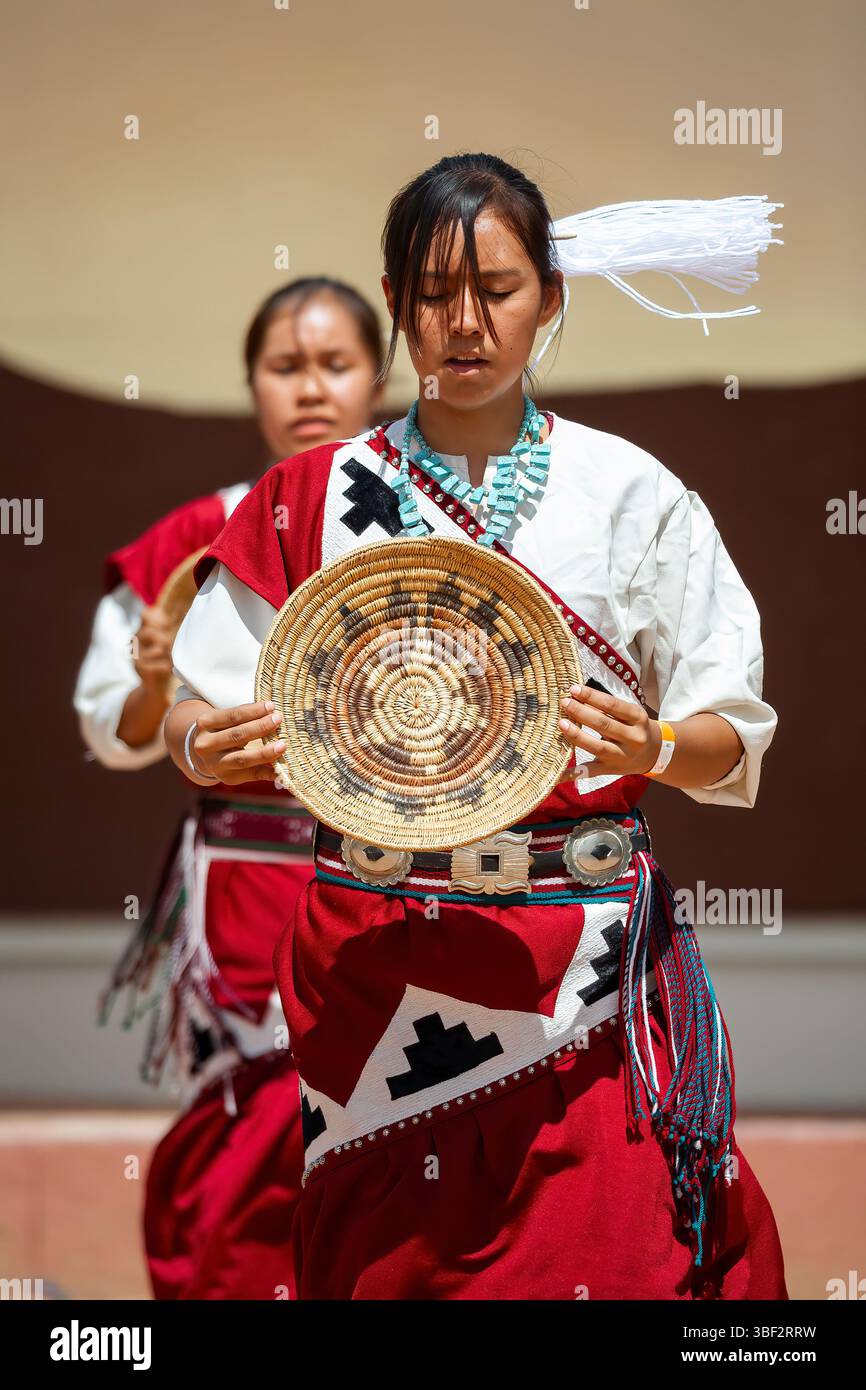 Female Indian dancers, Basket Dance, Gallup Inter-Tribal Ceremonial ...