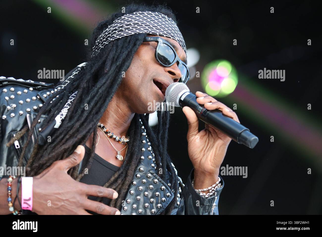 Fab Morvan aka Milli Vanilli Auftritt beim 90er 2000er Olymp am 30.05.2025 in Berlin *** Fab ...