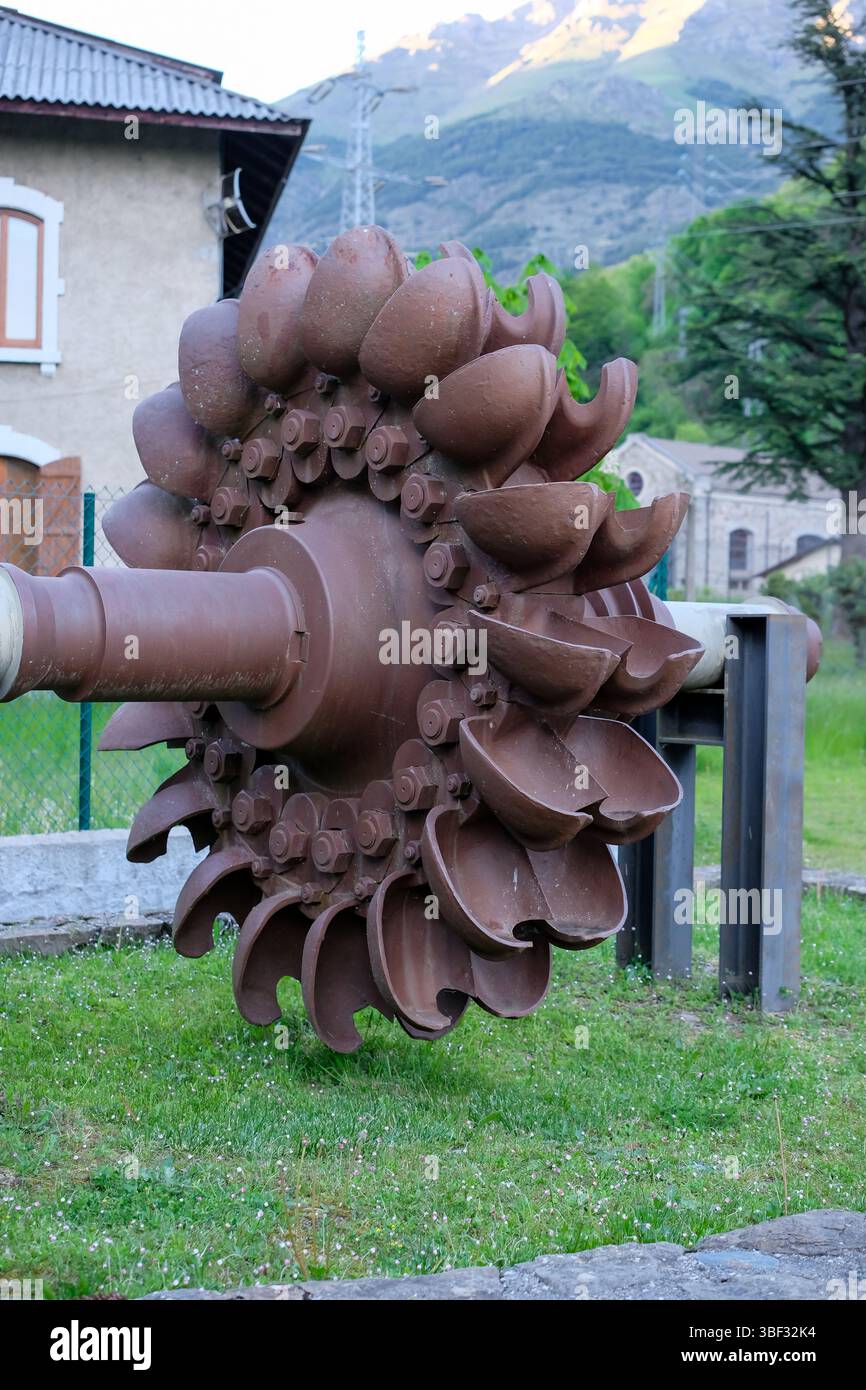 Old Cast Iron Pelton Water Turbine to Generate Electricity by Hydro ...