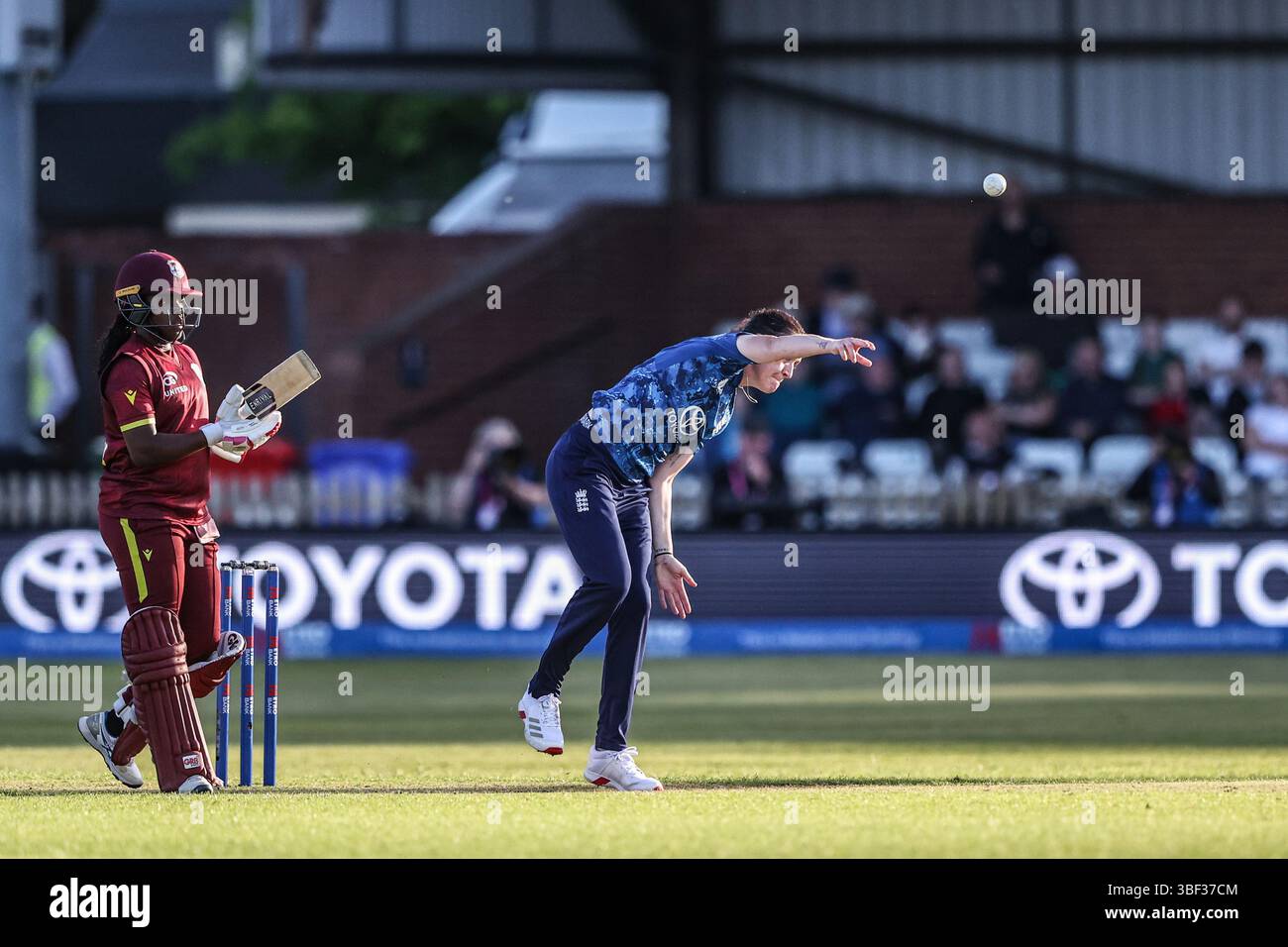Derby, UK. 30th May, 2025. Em Arlott of England delivers the ball that ...