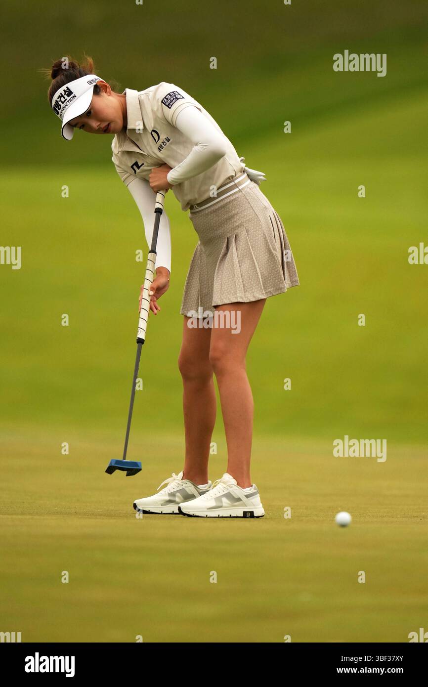 Yealimi Noh Putts On The 12th Hole During The Second Round Of The Us