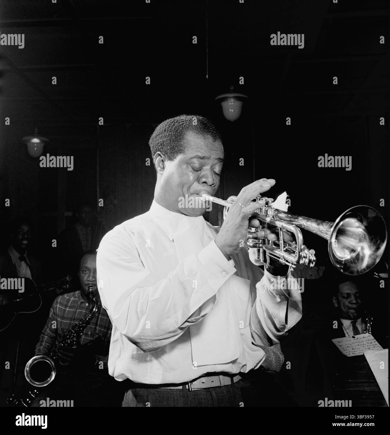Portrait of Louis Armstrong, Carnegie Hall, New York, Feb. 1947. Louis ...