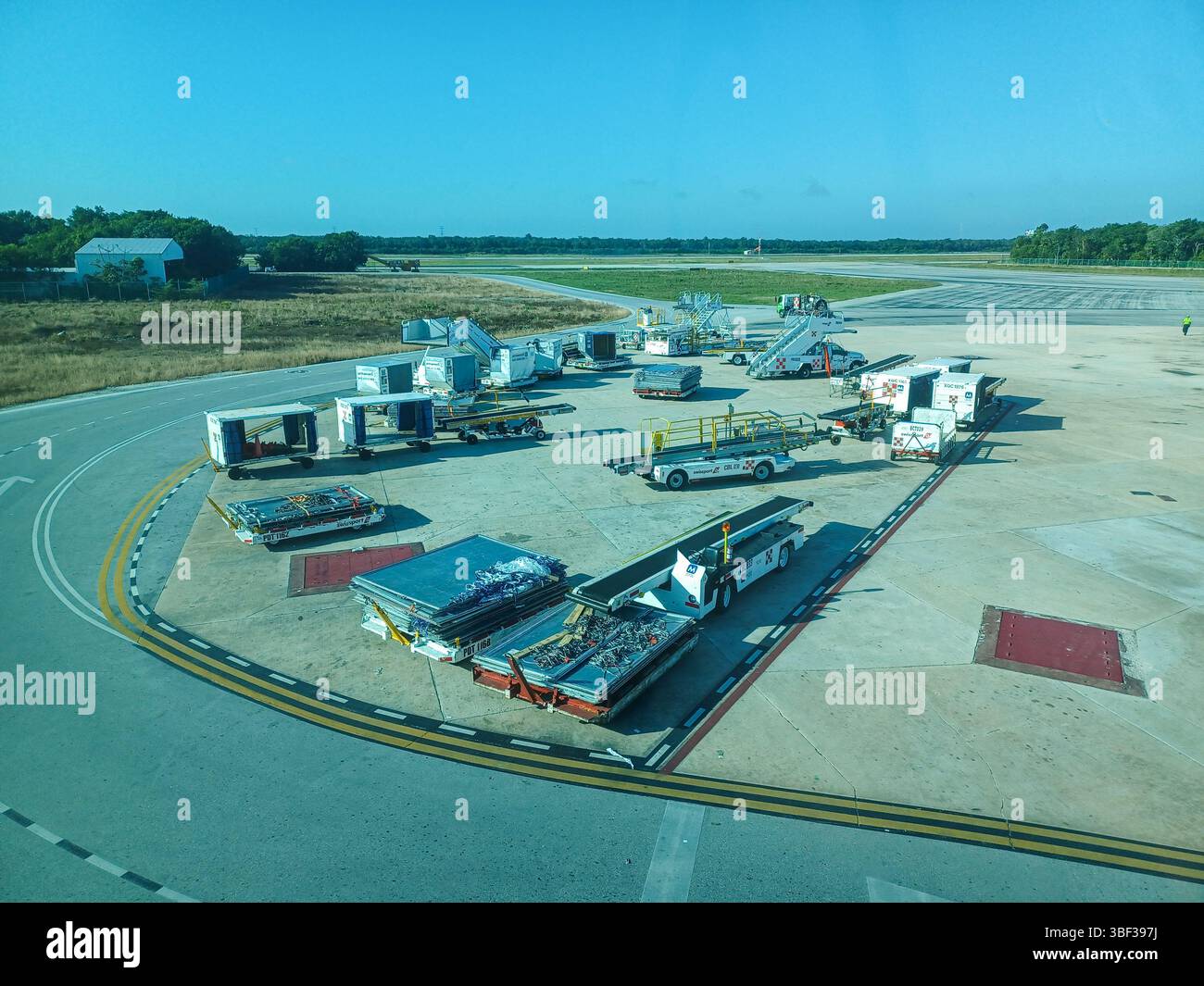 Cancun, Quintana Roo, Mexico – November 26, 2024: Ground support ...
