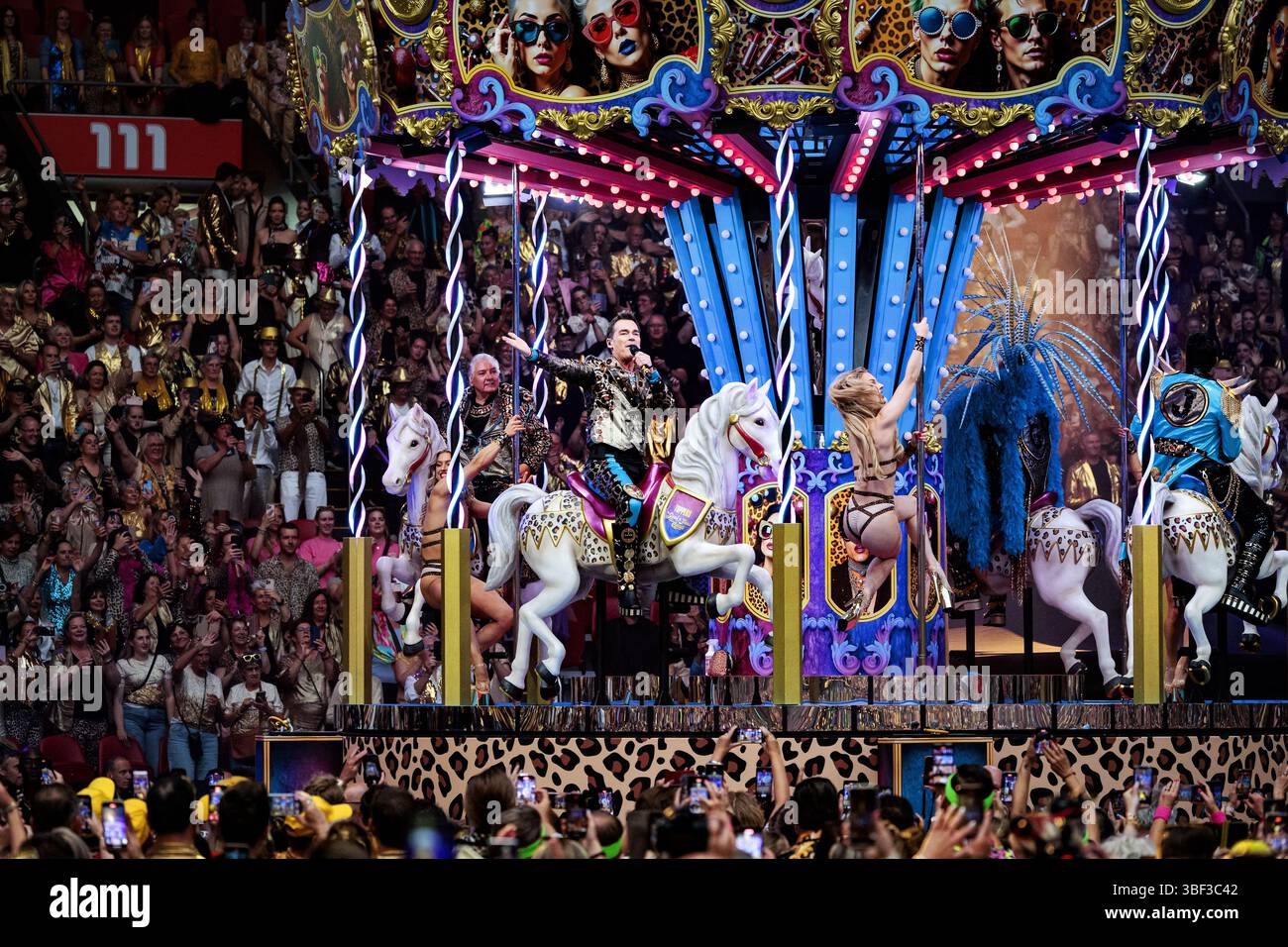 AMSTERDAM - The first show of the Toppers in Concert 2025 in the Johan Cruijff ArenA. This year ...