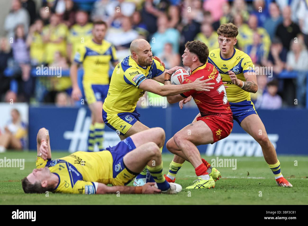 Warrington, UK. 30th May, 2025. Josh Simm of Castleford Tigers is ...