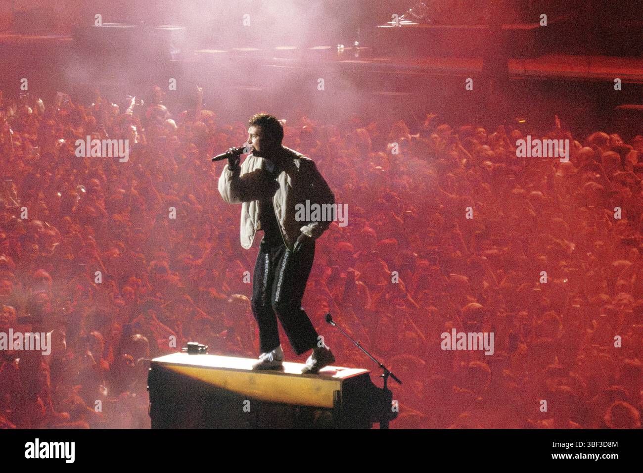 Twenty One Pilots perform on the last night of their sold out The ...