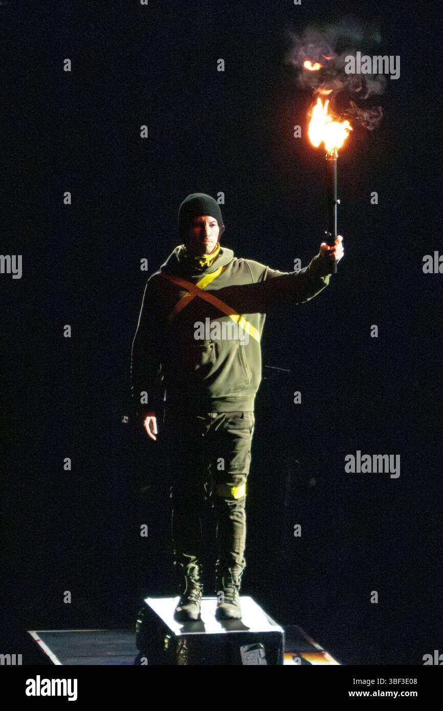 Twenty One Pilots perform on the last night of their sold out The ...