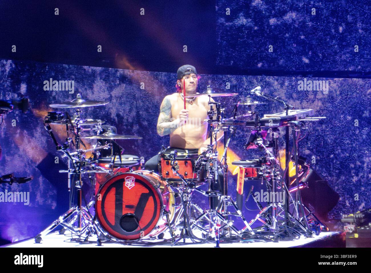 Twenty One Pilots perform on the last night of their sold out The ...