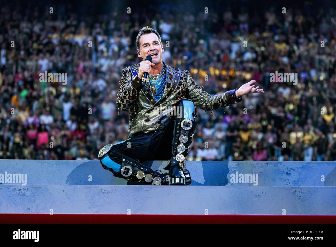 AMSTERDAM - Jeroen van der Boom during the first show of Toppers in ...