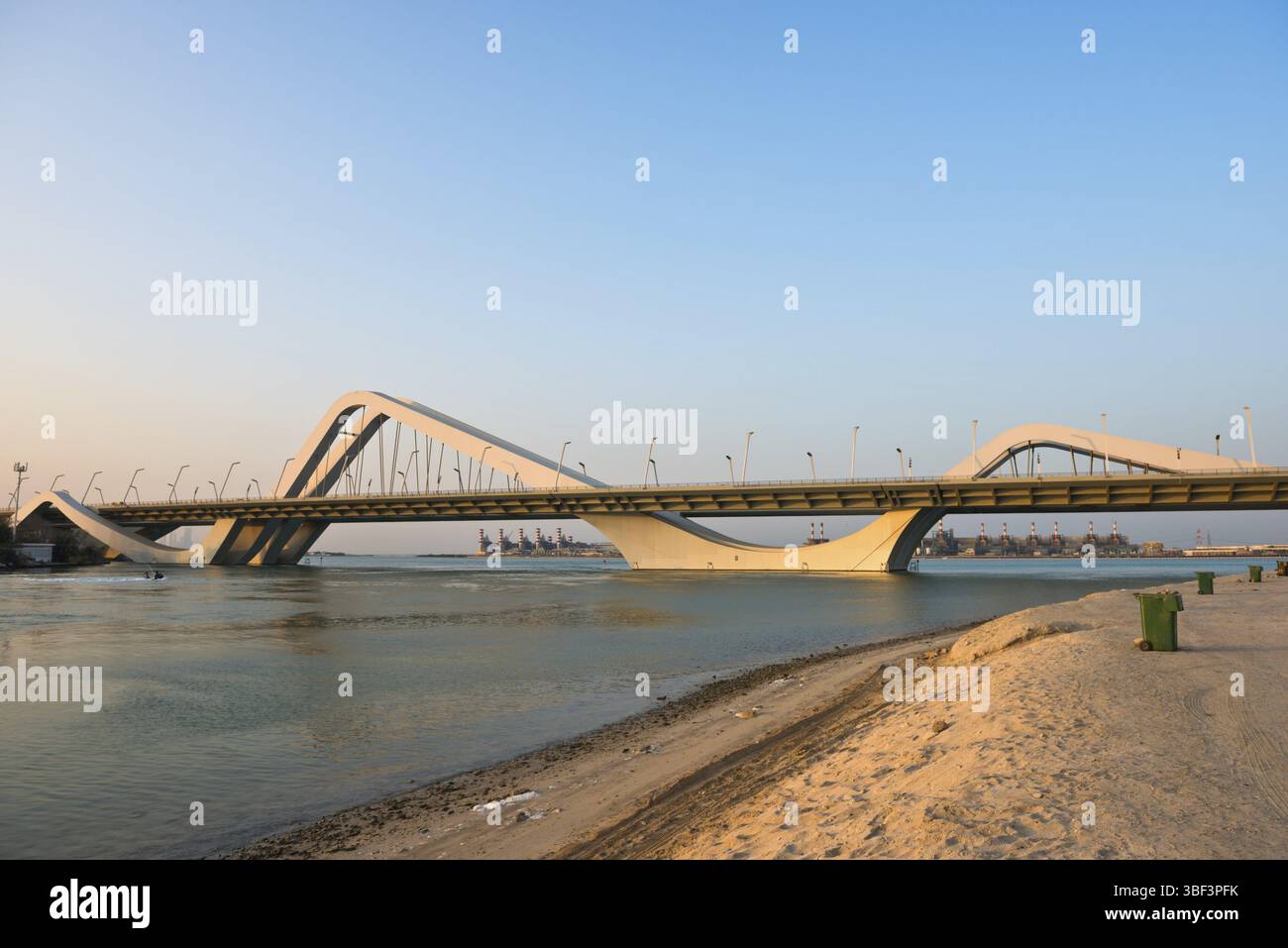 Sheikh Zayed Bridge, Abu Dhabi, United Arab Emirates, Asia Stock Photo ...