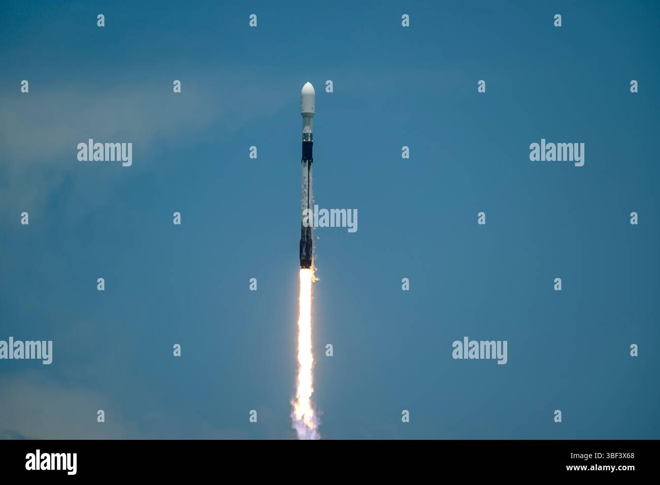 Cape Canaveral, Florida, USA. 30th May, 2025. A SpaceX Falcon 9 rocket ...