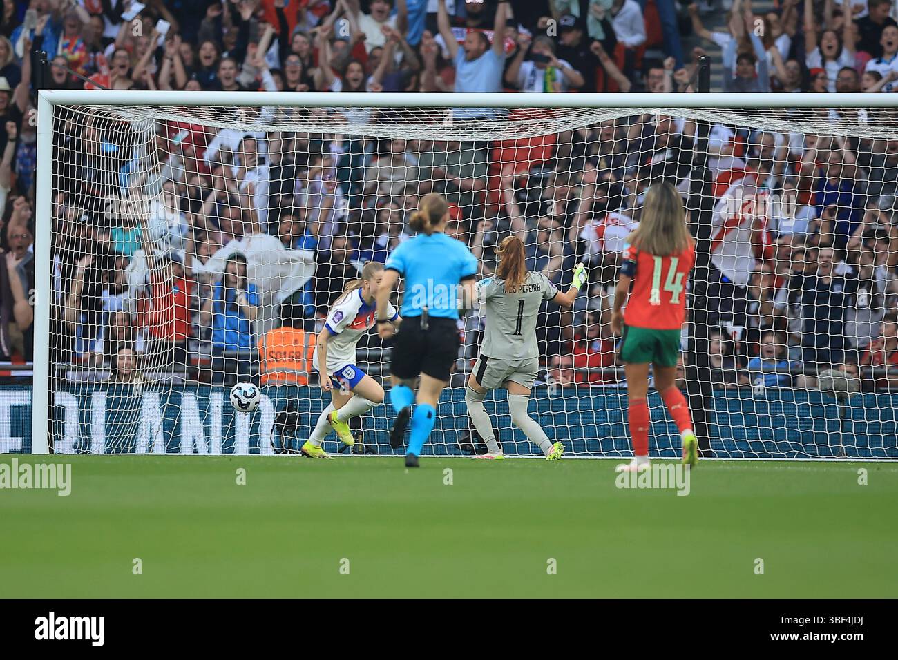 London, UK. 30th May 2025. England v Portugal - UEFA Women’s Nations ...