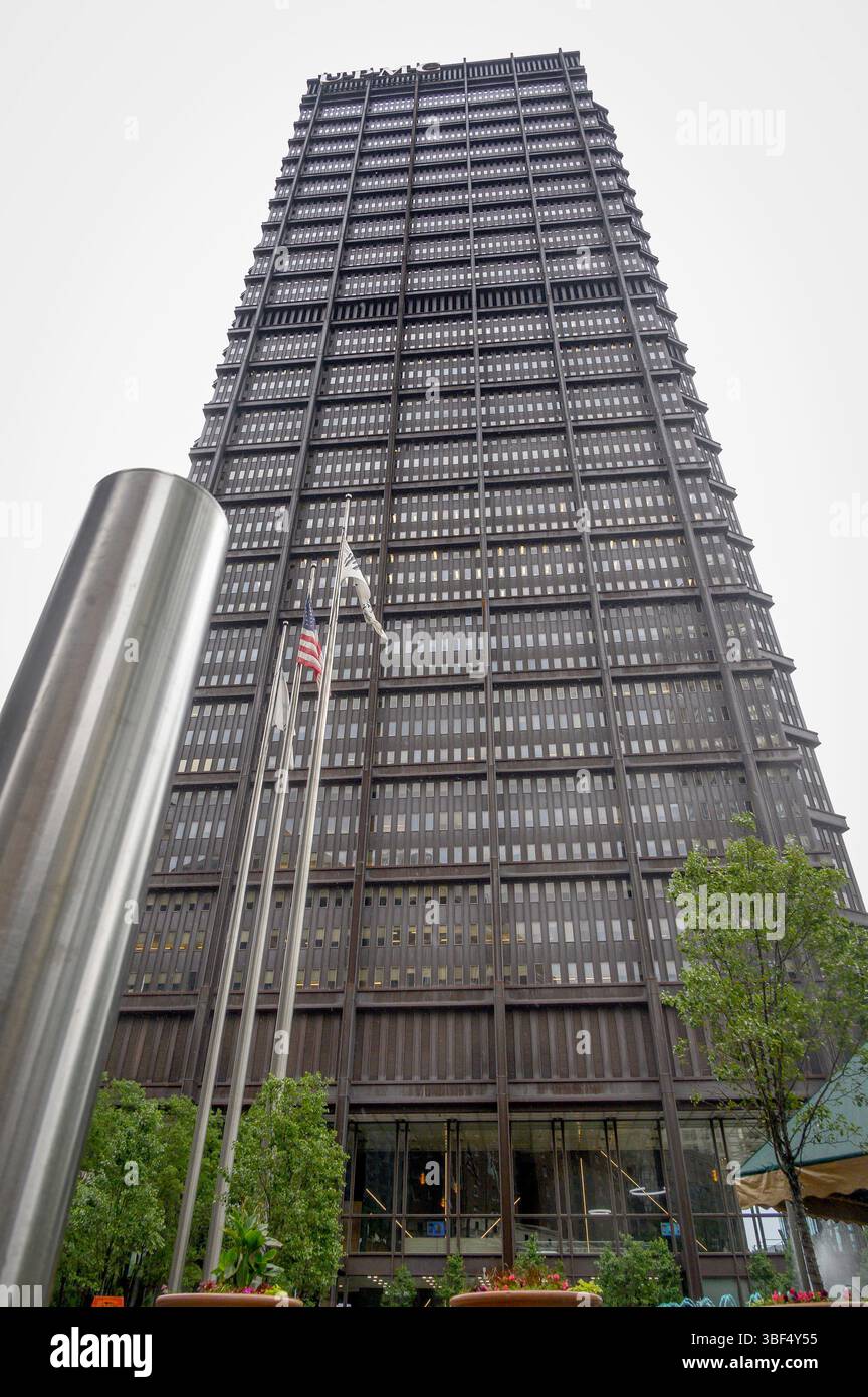 64 story skyscraper hi-res stock photography and images - Alamy