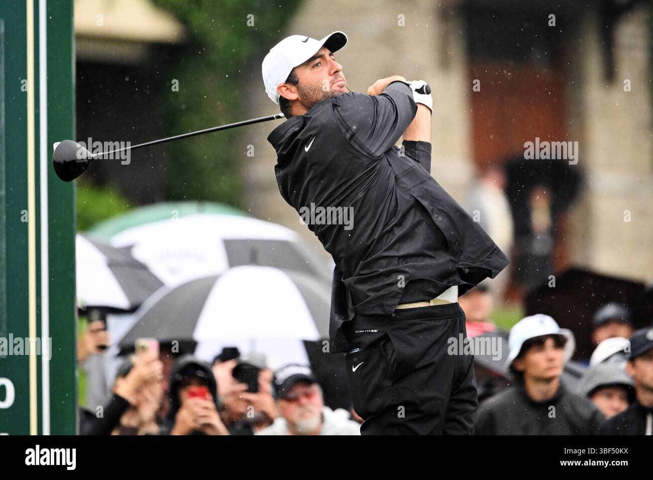 Dublin, Ohio, USA. 30th May, 2025. Scottie Scheffler (USA) drives on ...