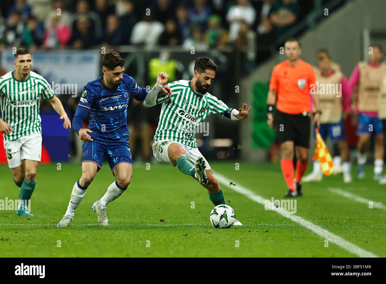 (L-R) Pedro Neto (Chelsea), Isco (Betis), MAY 28 2025 - Football/Soccer ...
