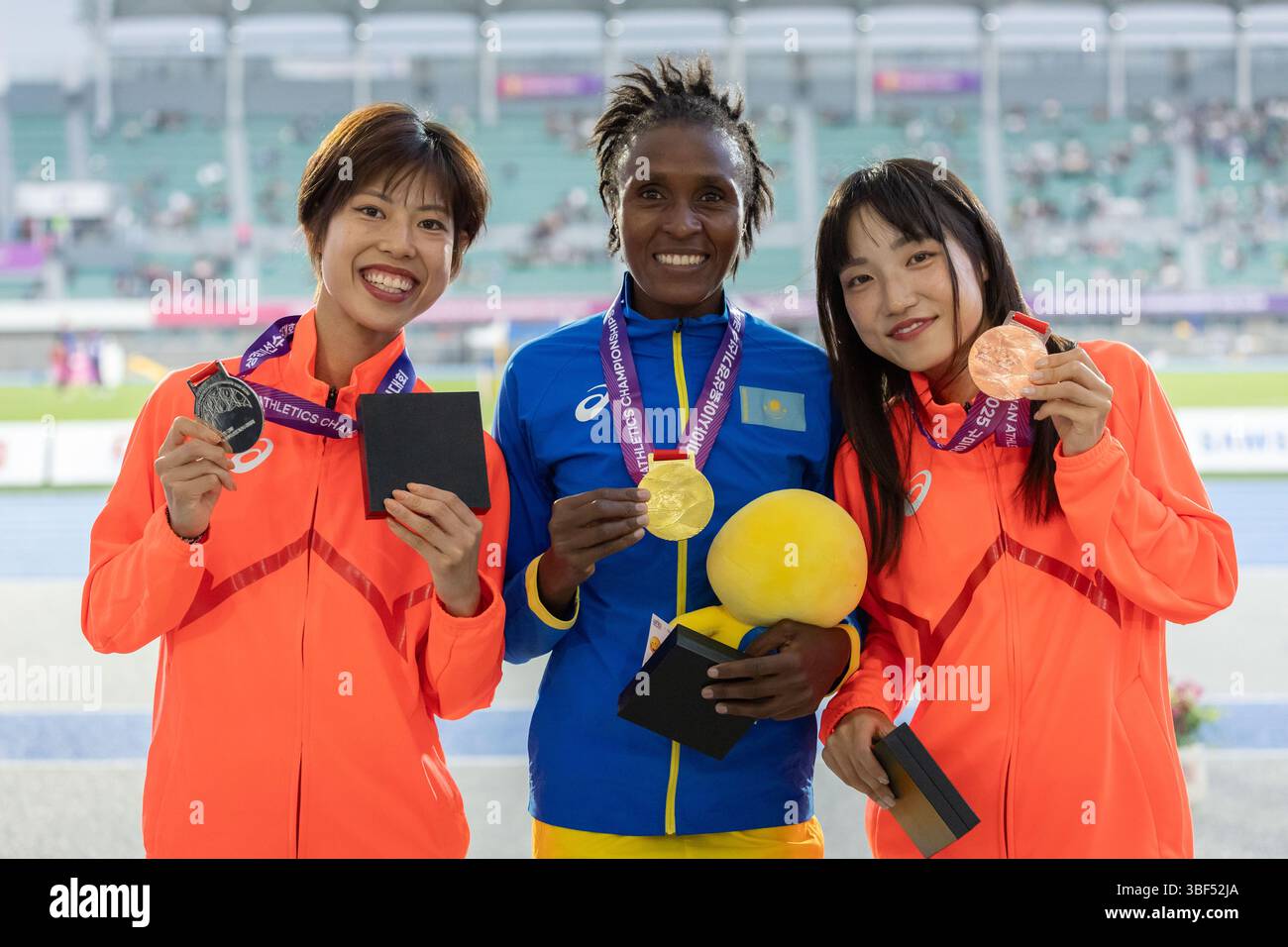 Gumi Citizen Sports Stadium, Gumi, SOUTH KOREA. 29th May, 2025. (L-R ...